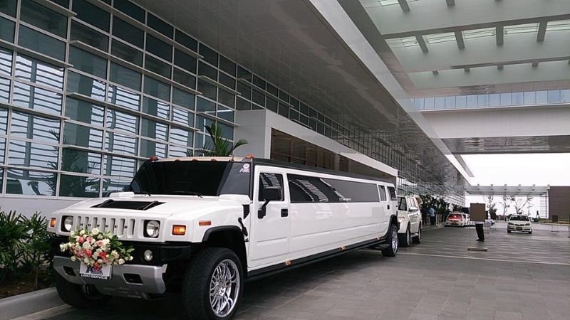 Hummer H2 Limousine for rent Manila - LXV Cars